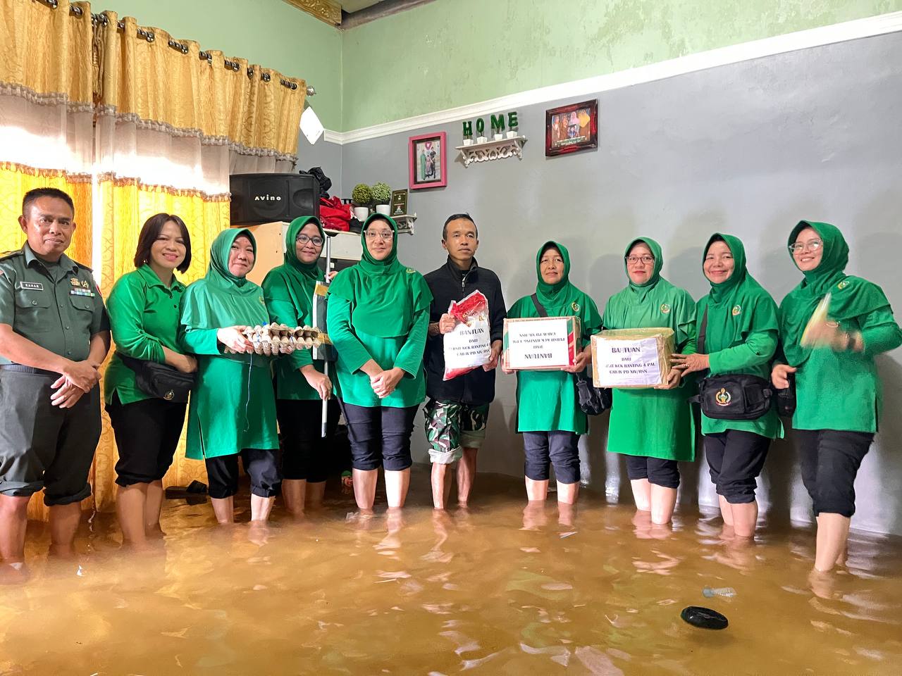 Paldam XIV/Hsn Bersama Persit KCK Ranting 4 Pal Cabang 4 Slog PD XIV ...