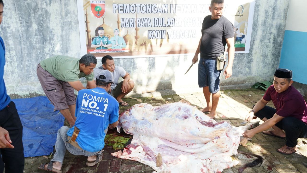 Kodim 1409/Gowa Gelar Penyembelihan Hewan Qurban | Tulisan Pers