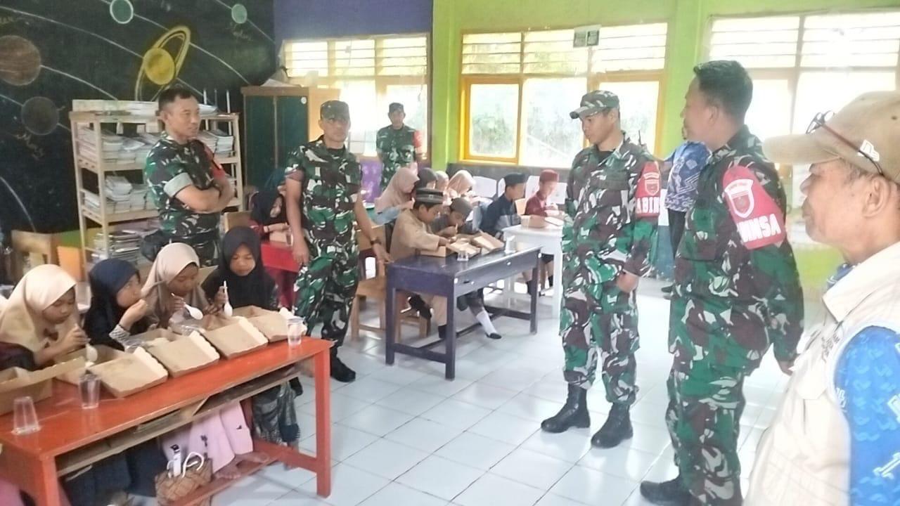 Koramil 1409-04/Tinggimoncong Gelar Program “Peduli Anak Sekolah” di ...