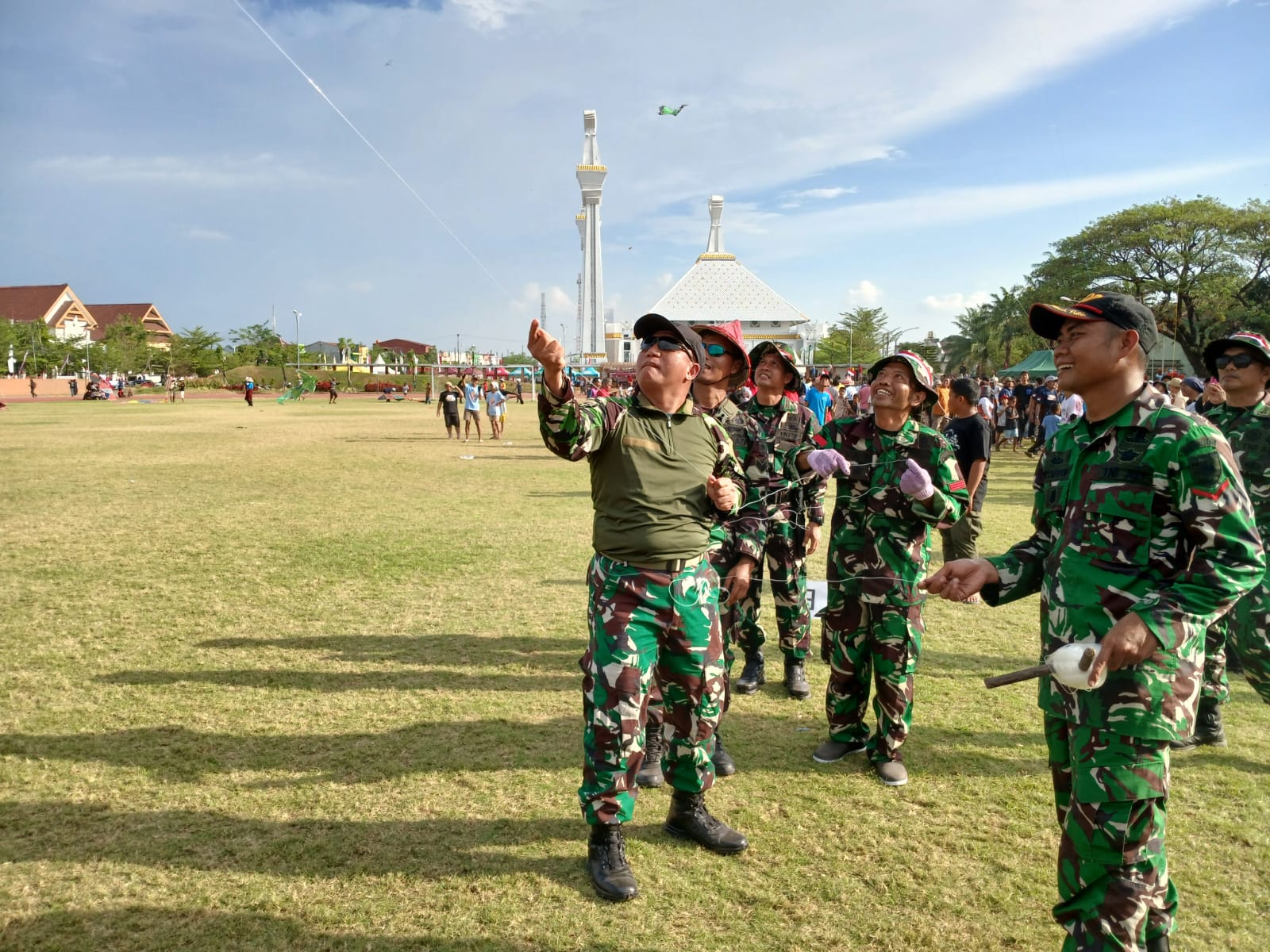 Kodim 1409/Gowa Berpartisipasi Dalam Lomba Layang-Layang Meriahkan HUT ...
